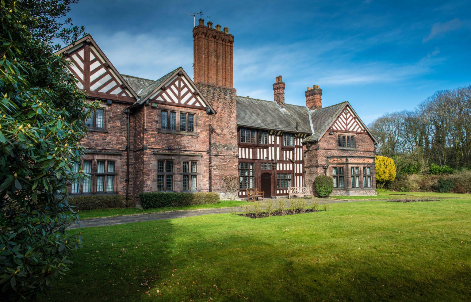 What can you buy for the average house price in Worsley? - Home Residential